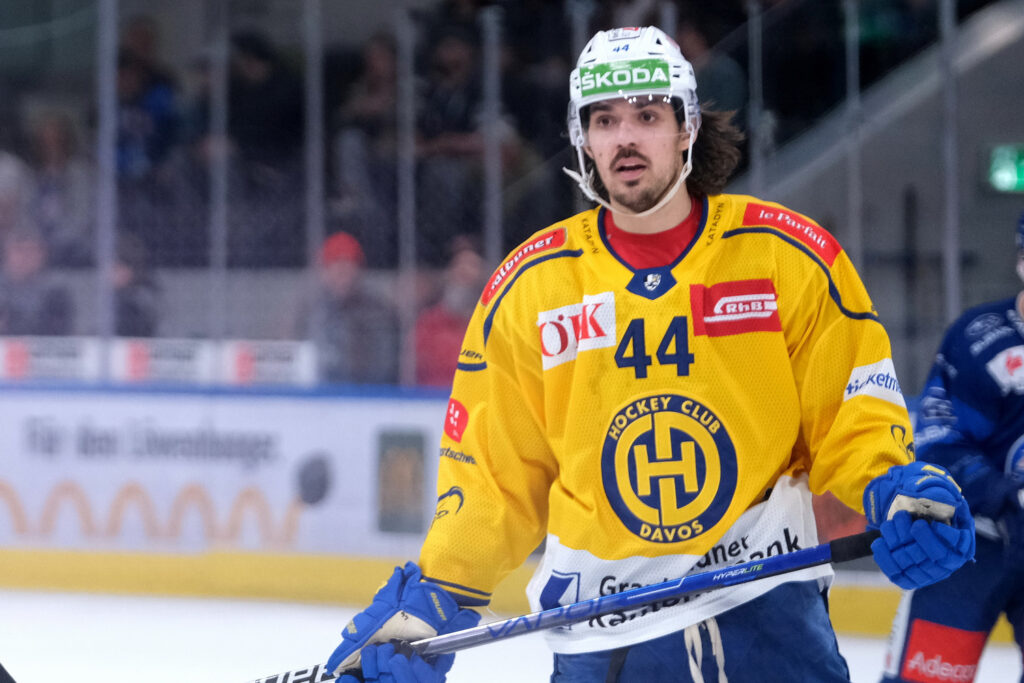 Stransky bleibt bis 2027 beim HCD – GRHeute – Die Bündner Online-Zeitung